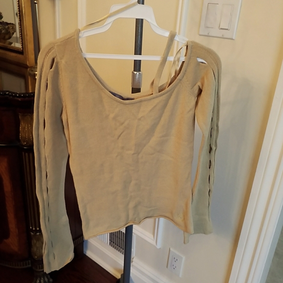 Anisette | Tops | Peekaboo Slits Throughout Keyhole Sweater Top ...
